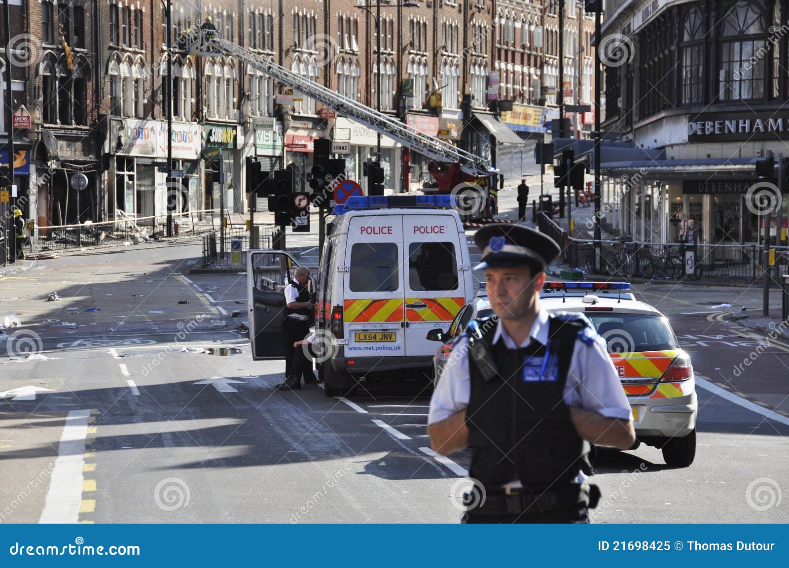 London Riots Aftermath, Clapham Junction Editorial Image - Image of ...