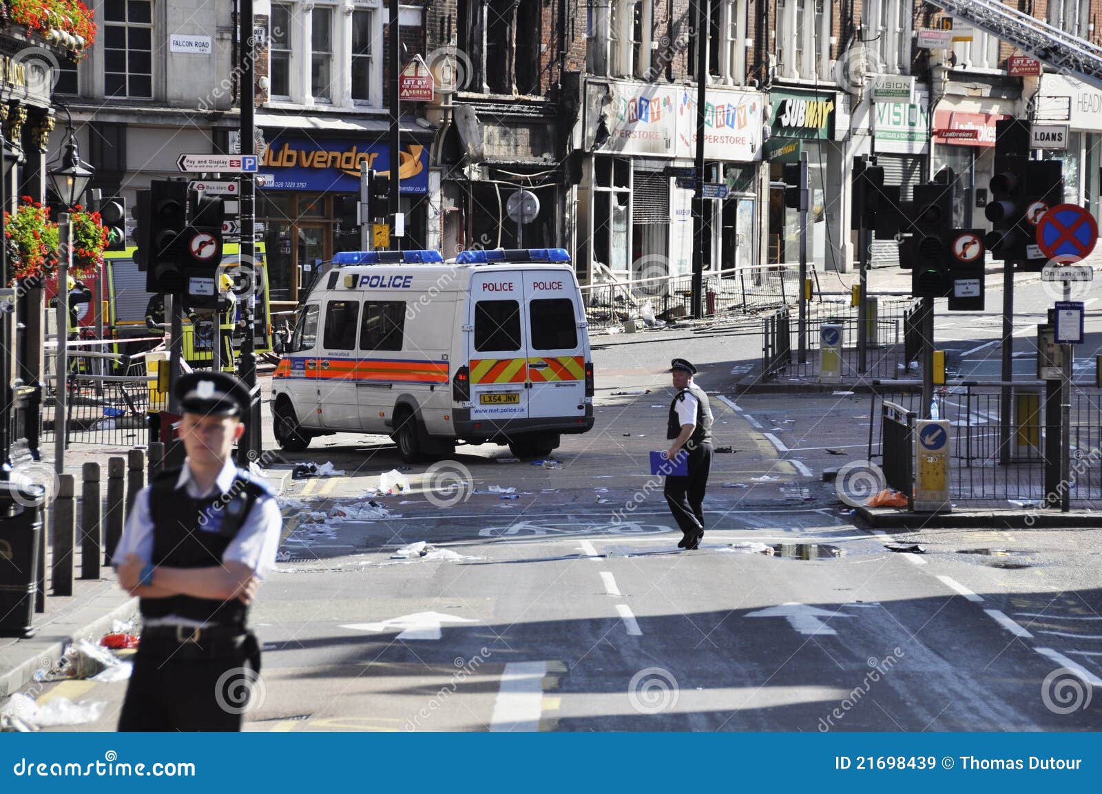 London Riots Aftermath, Clapham Junction Editorial Stock Image - Image ...