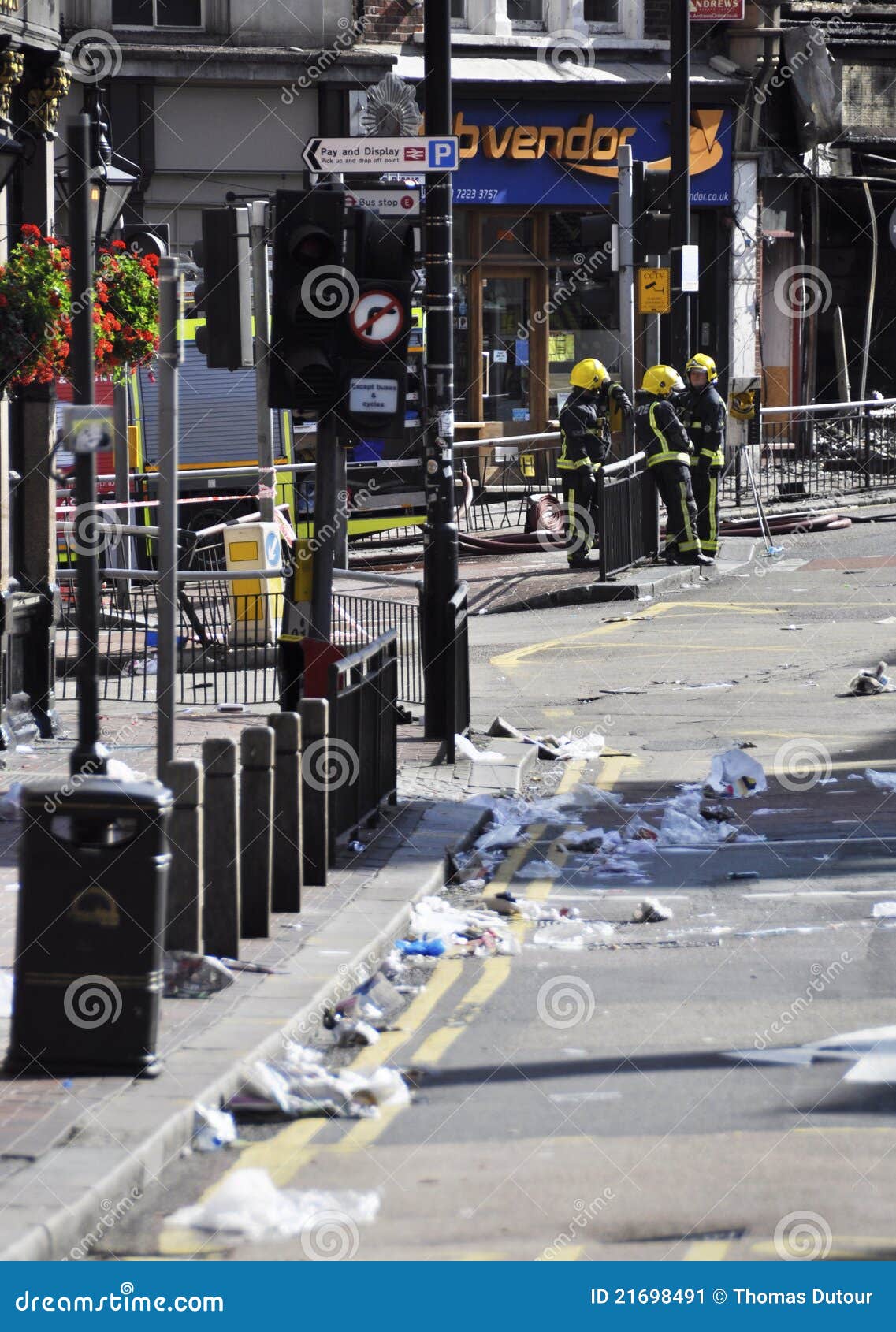 London Riots Aftermath, Clapham Junction Editorial Photo - Image of ...