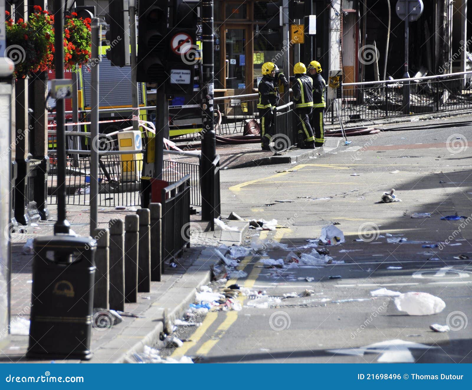 London Riots Aftermath, Clapham Junction Editorial Photo - Image of ...