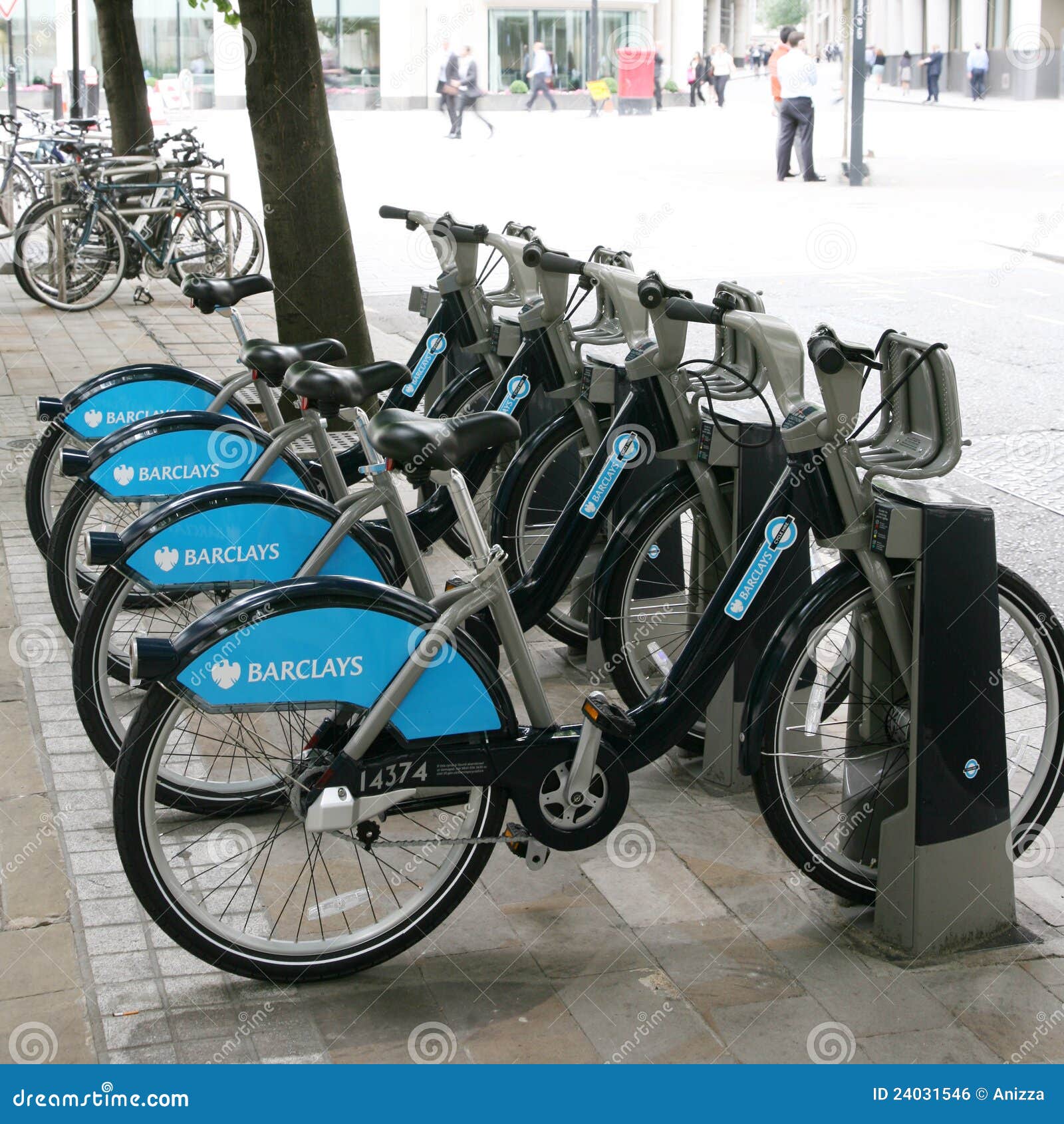 London S Bicycle Sharing Scheme Editorial Photo - Image of bikes ...