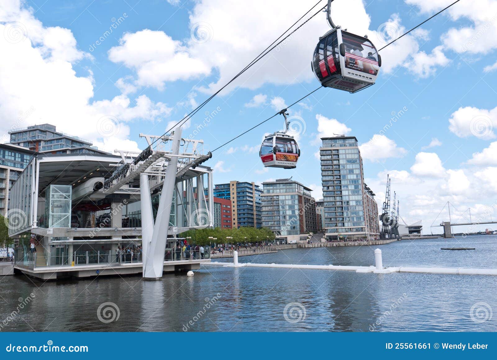 London S First Cable Car Opens. Editorial Photo - Image of peninsula ...