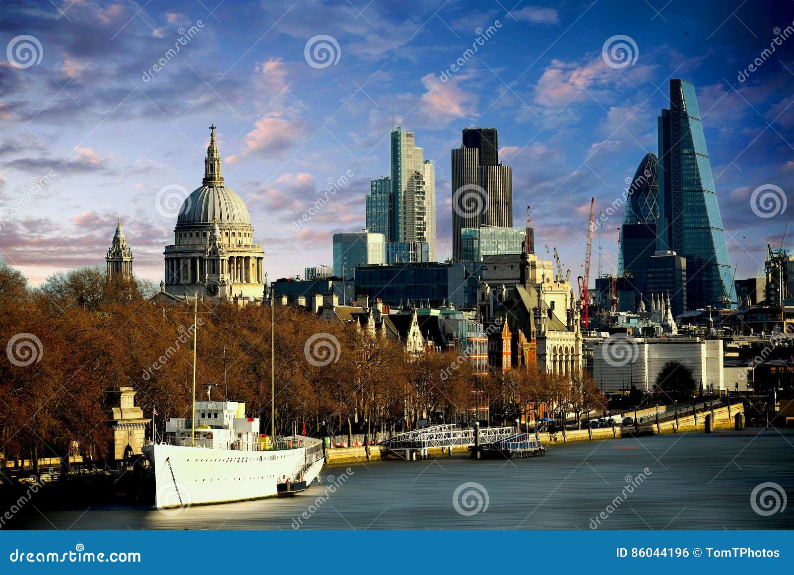 London Skyline from the River Thames Stock Photo - Image of hill, park ...