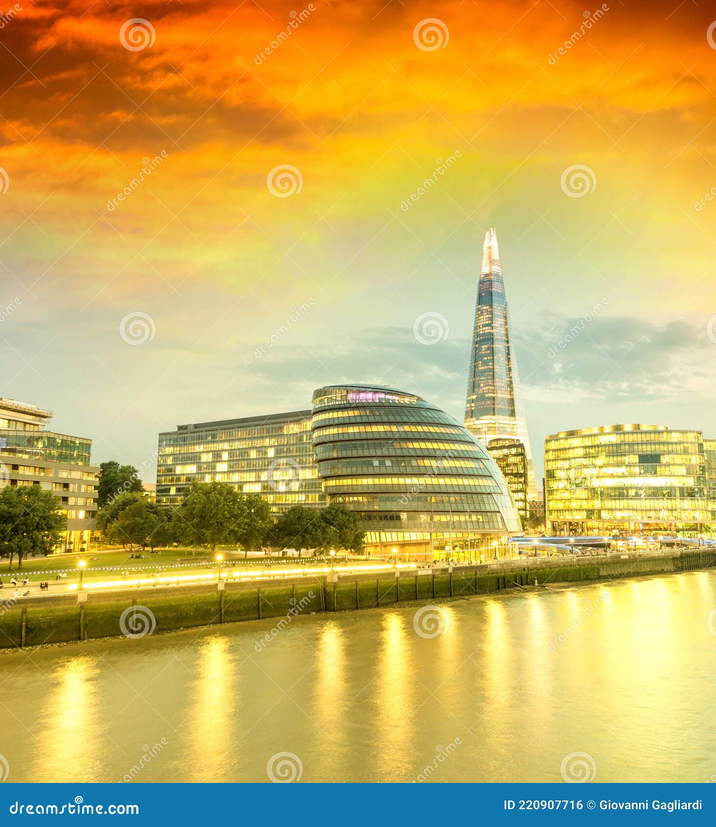 London Skyline at Sunset Along Thames Editorial Photo - Image of travel ...