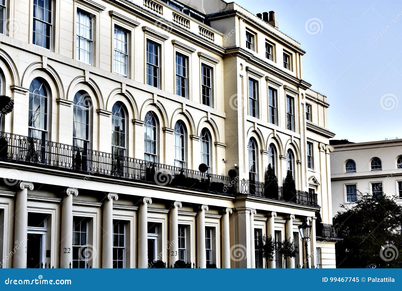 White Building in London stock image. Image of streets - 99467745