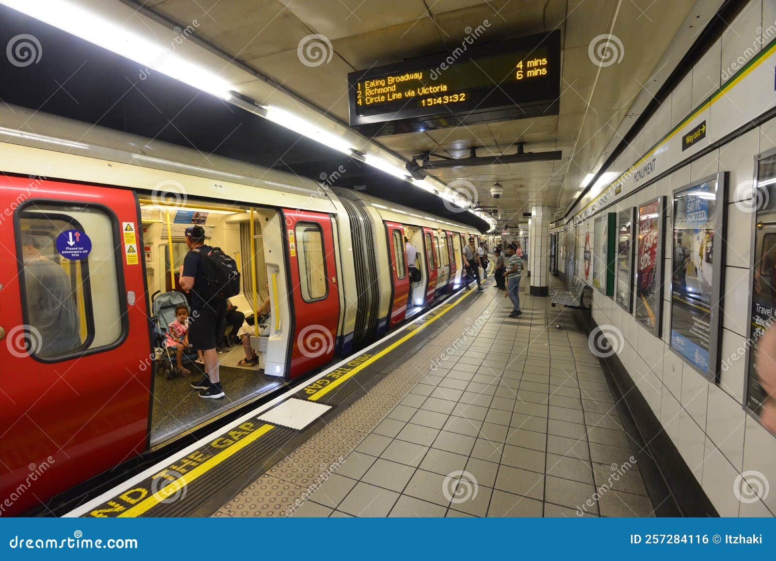 London subway editorial photo. Image of photographic - 257284116