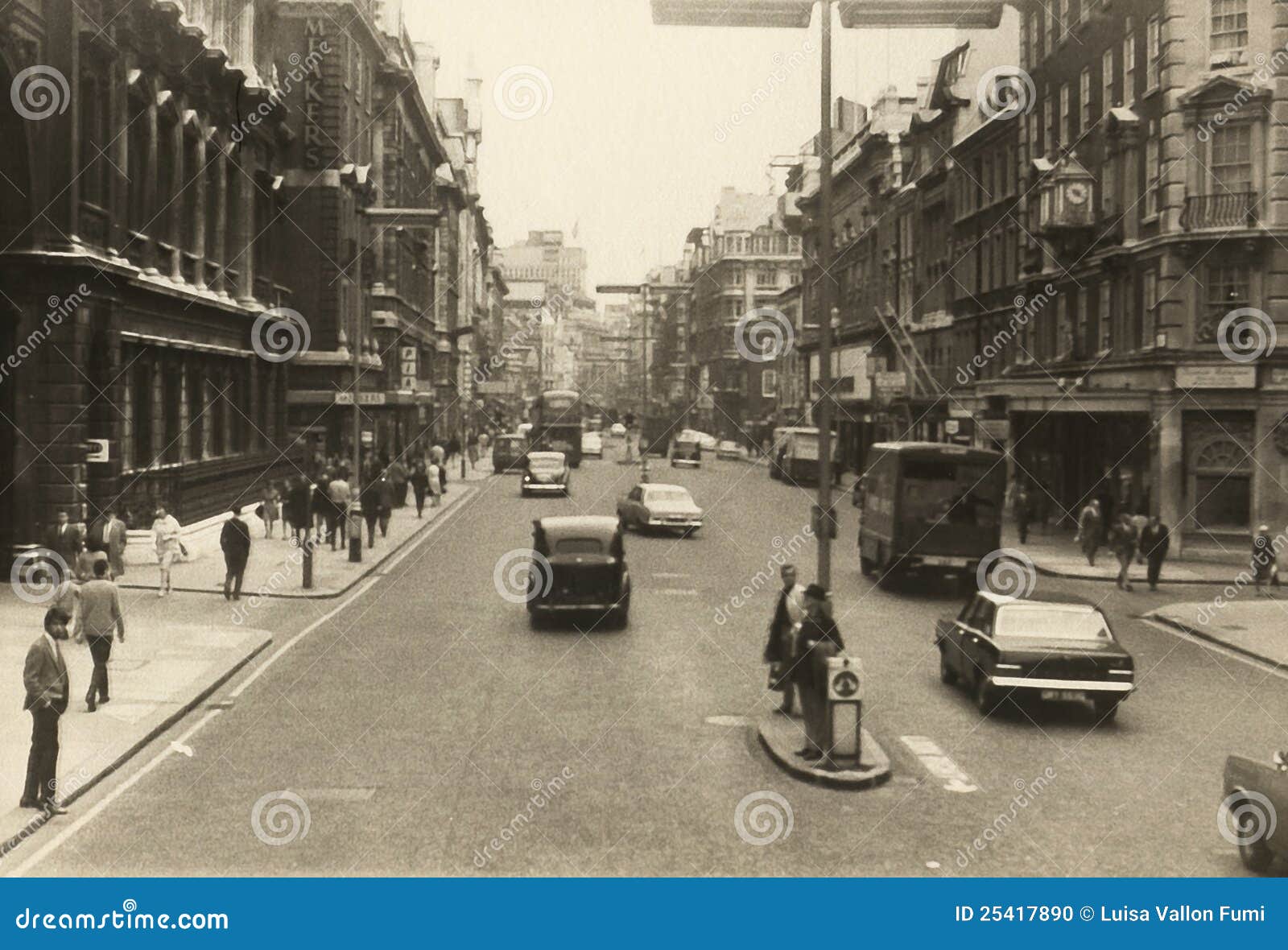 London summer 1968 editorial image. Image of sepia, people - 25417890