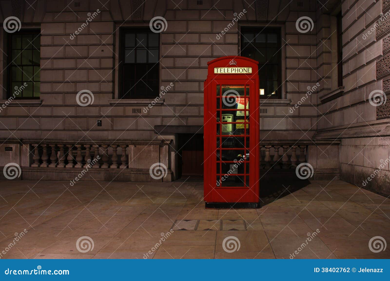 London telephone booth editorial photography. Image of destinations ...
