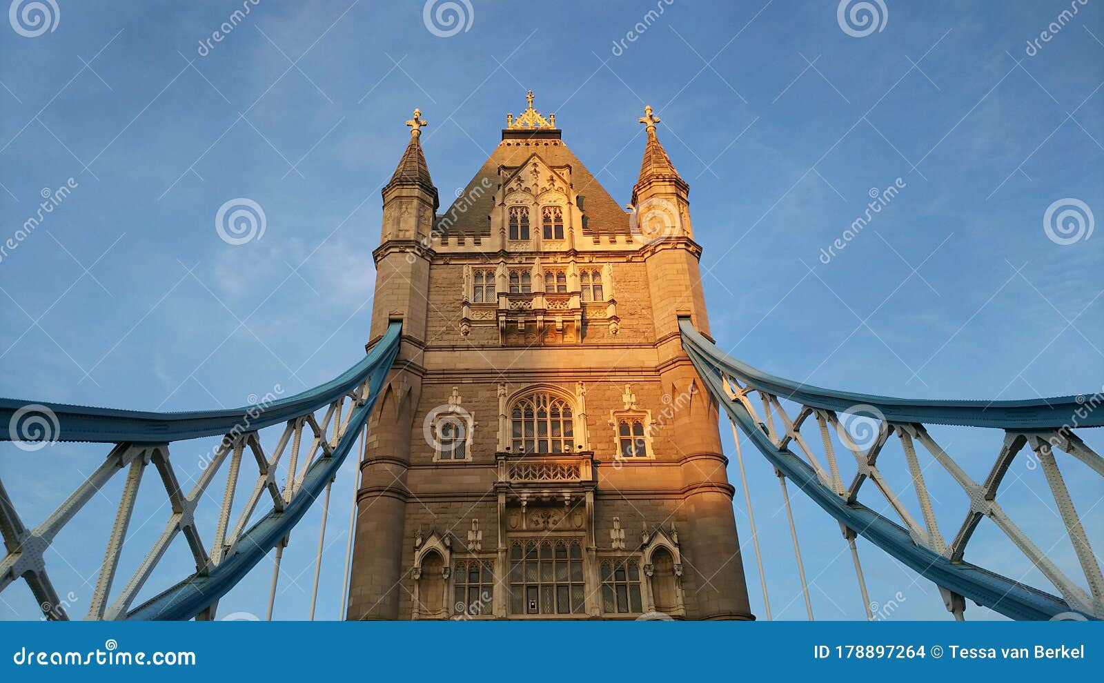 London Tower Bridge Blue Sky Stock Photo - Image of towerbridgesky ...