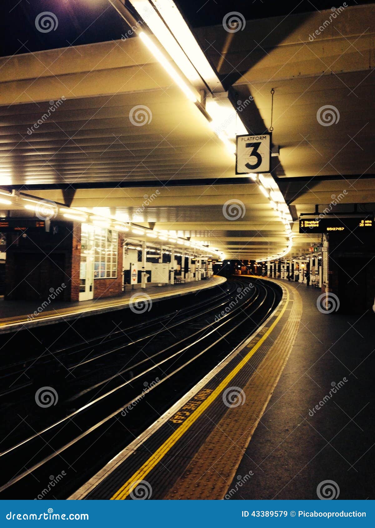 London tube editorial stock image. Image of ground, beautiful - 43389579