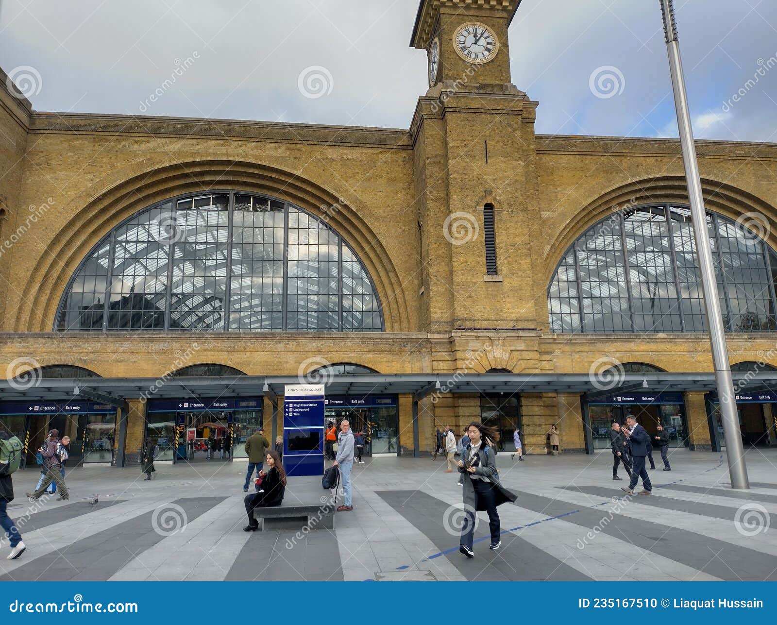 London underground editorial image. Image of london - 235167510