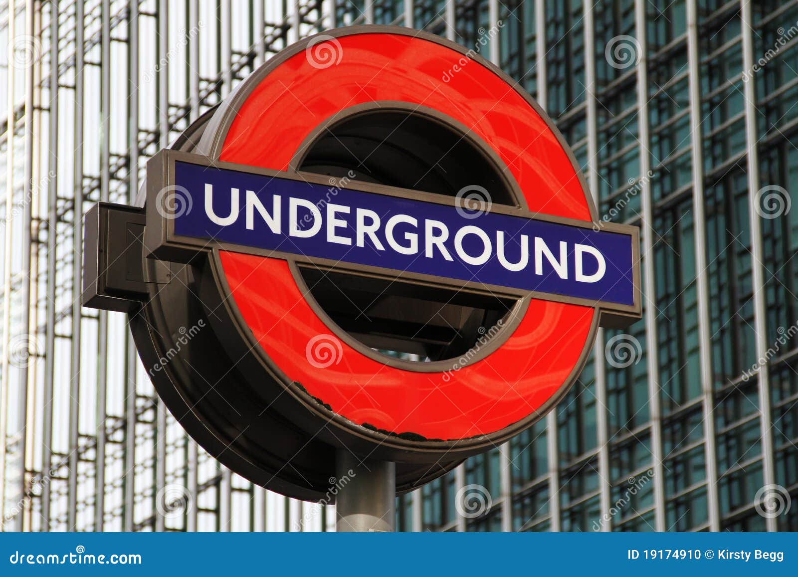 London Underground Sign editorial image. Image of london - 19174910