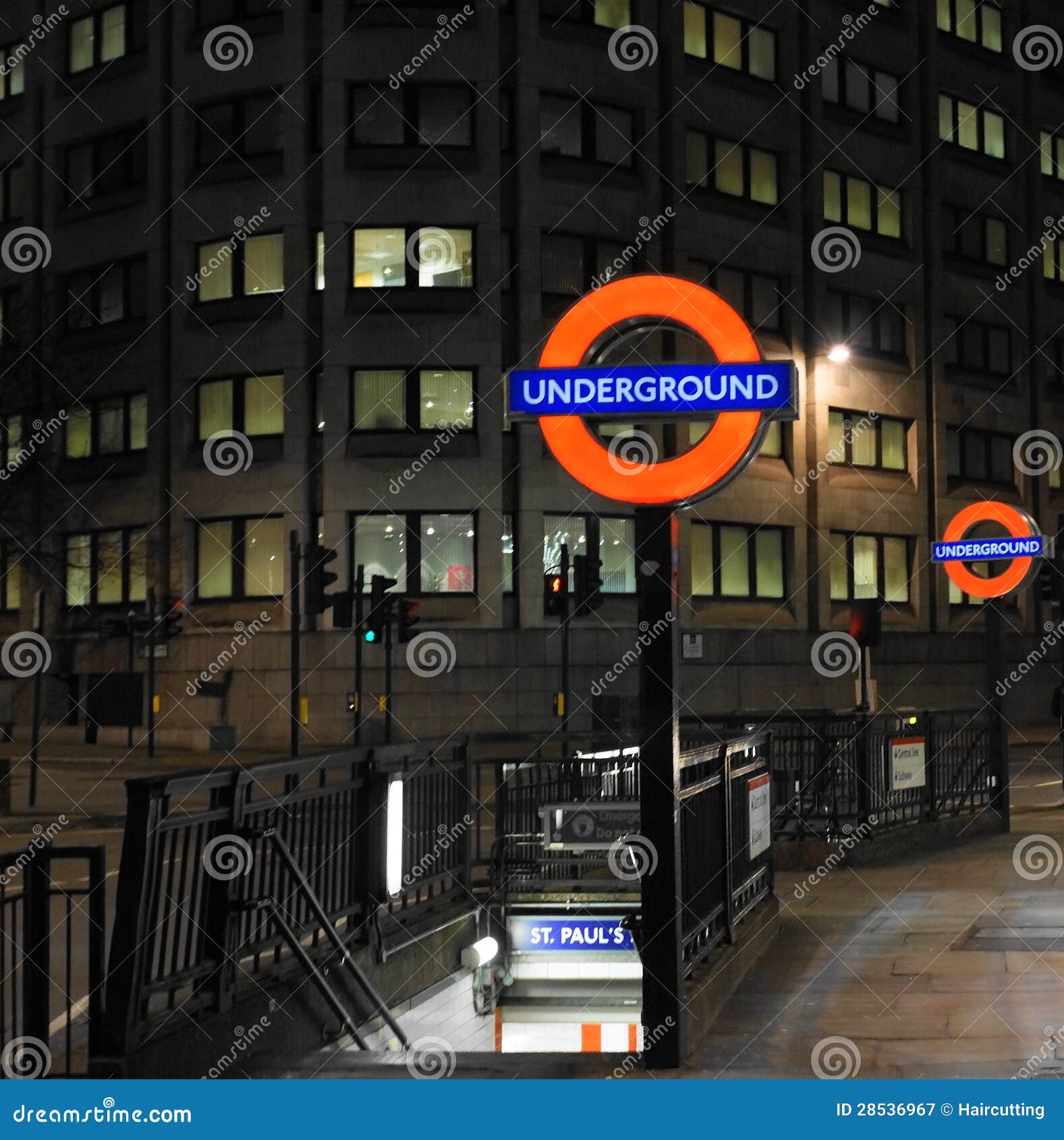 London underground sign editorial photography. Image of circle - 28536967