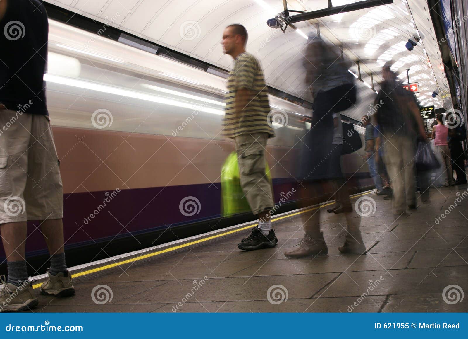 London Underground Station Platform Stock Image - Image of london ...