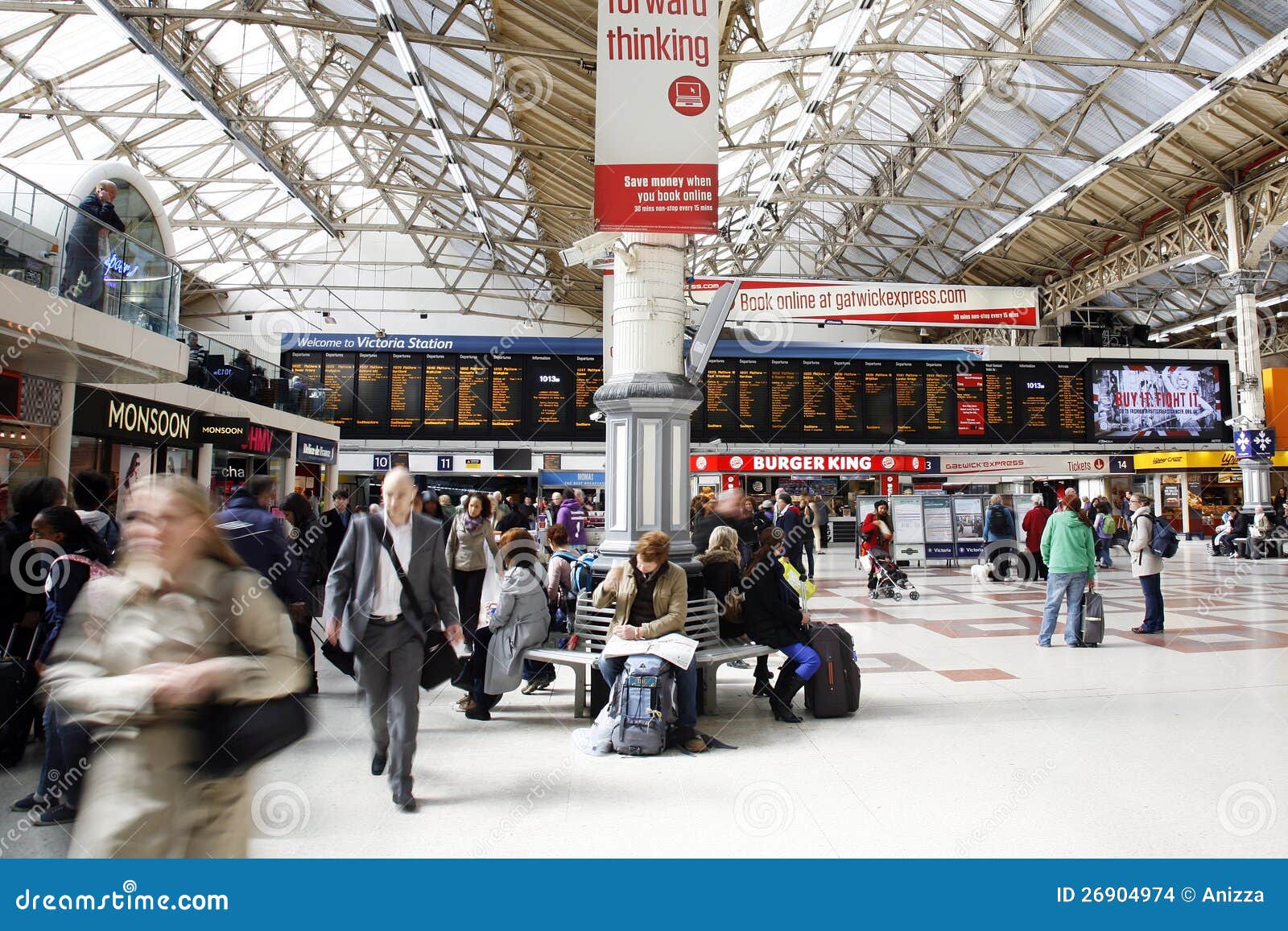 London Victoria Station editorial stock image. Image of traveler - 26904974