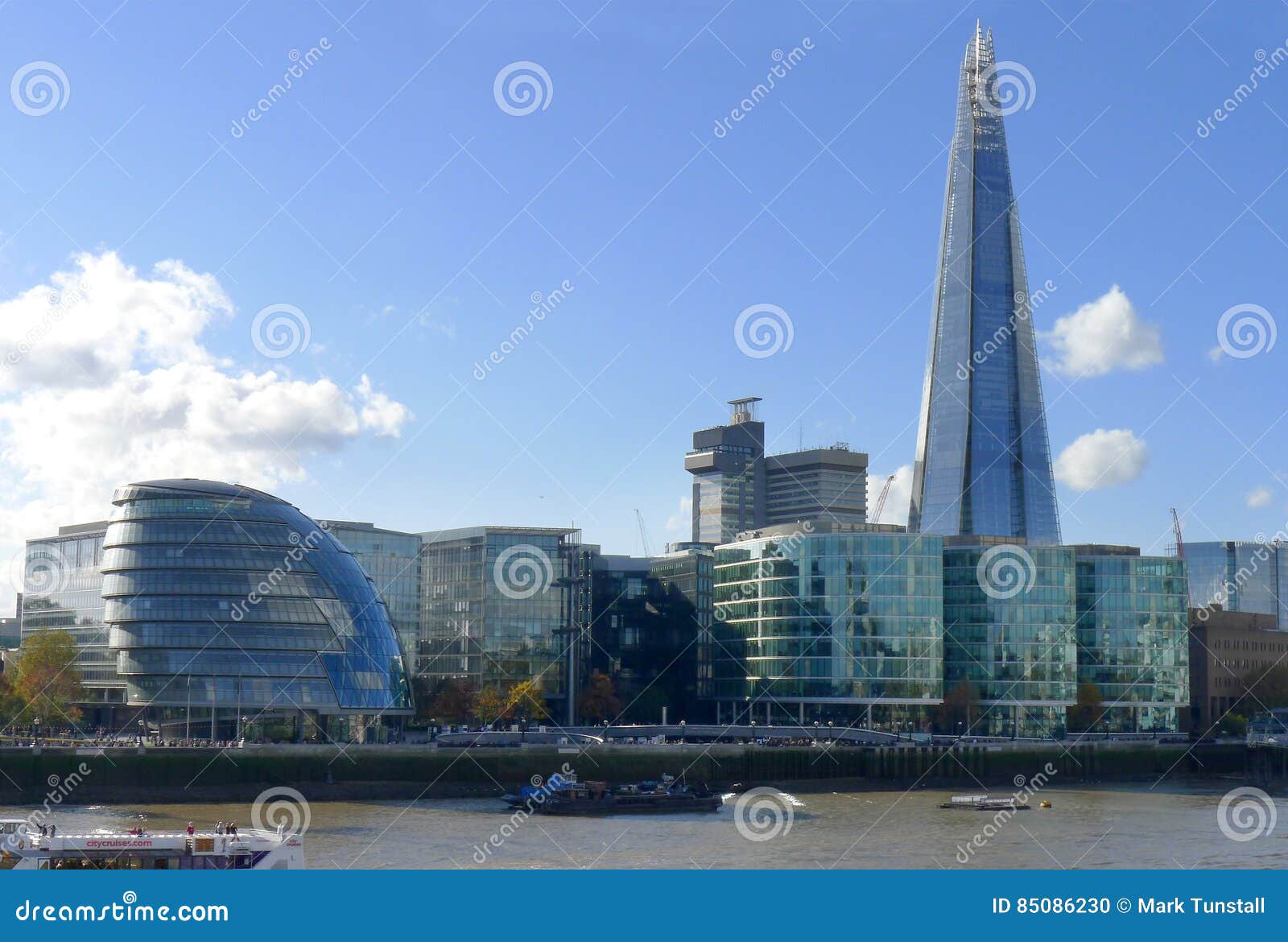 London waterfront editorial image. Image of offices, travel - 85086230