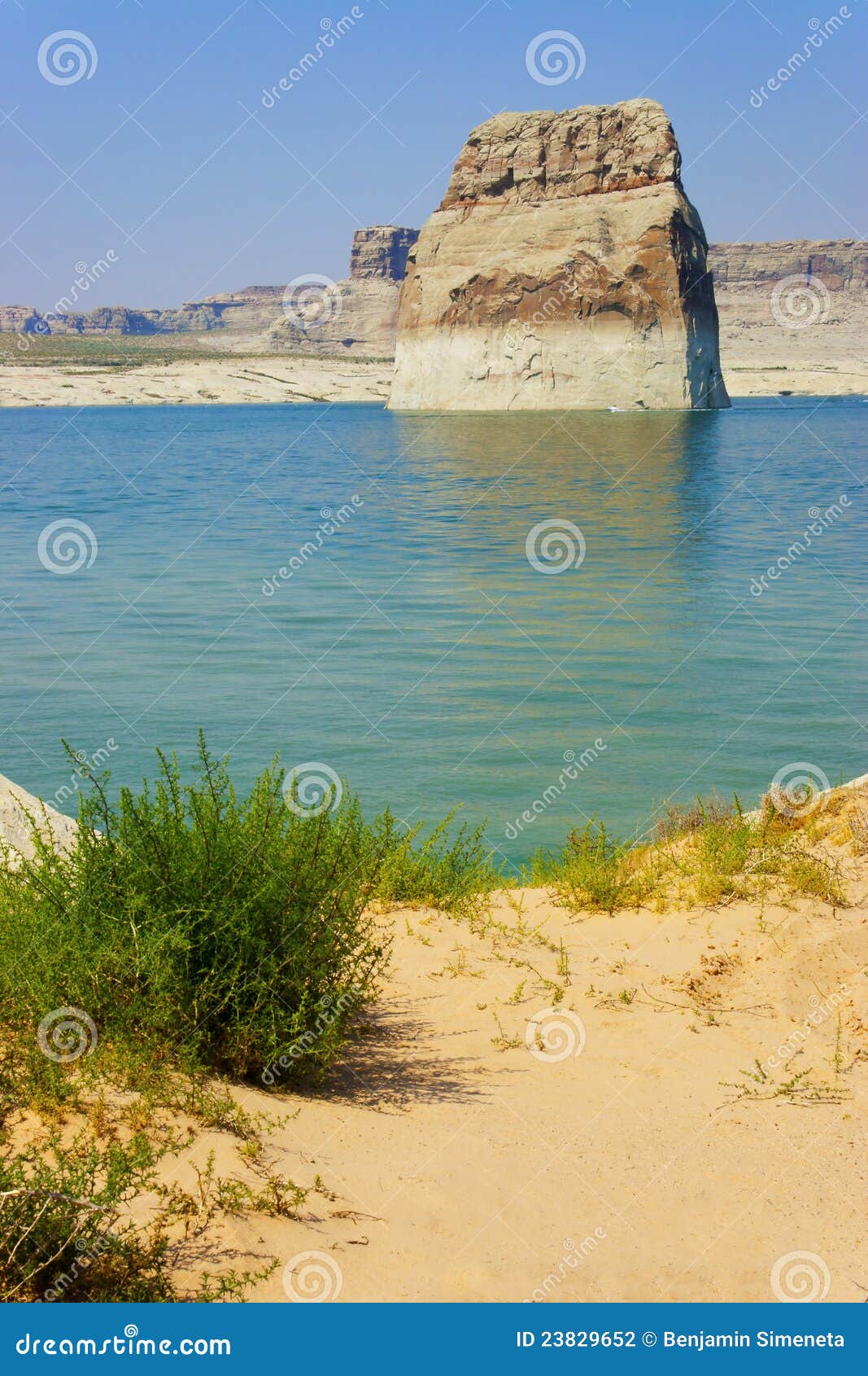 Lone Rock in Lake Powell, Page, Arizona Stock Photo - Image of canyon ...