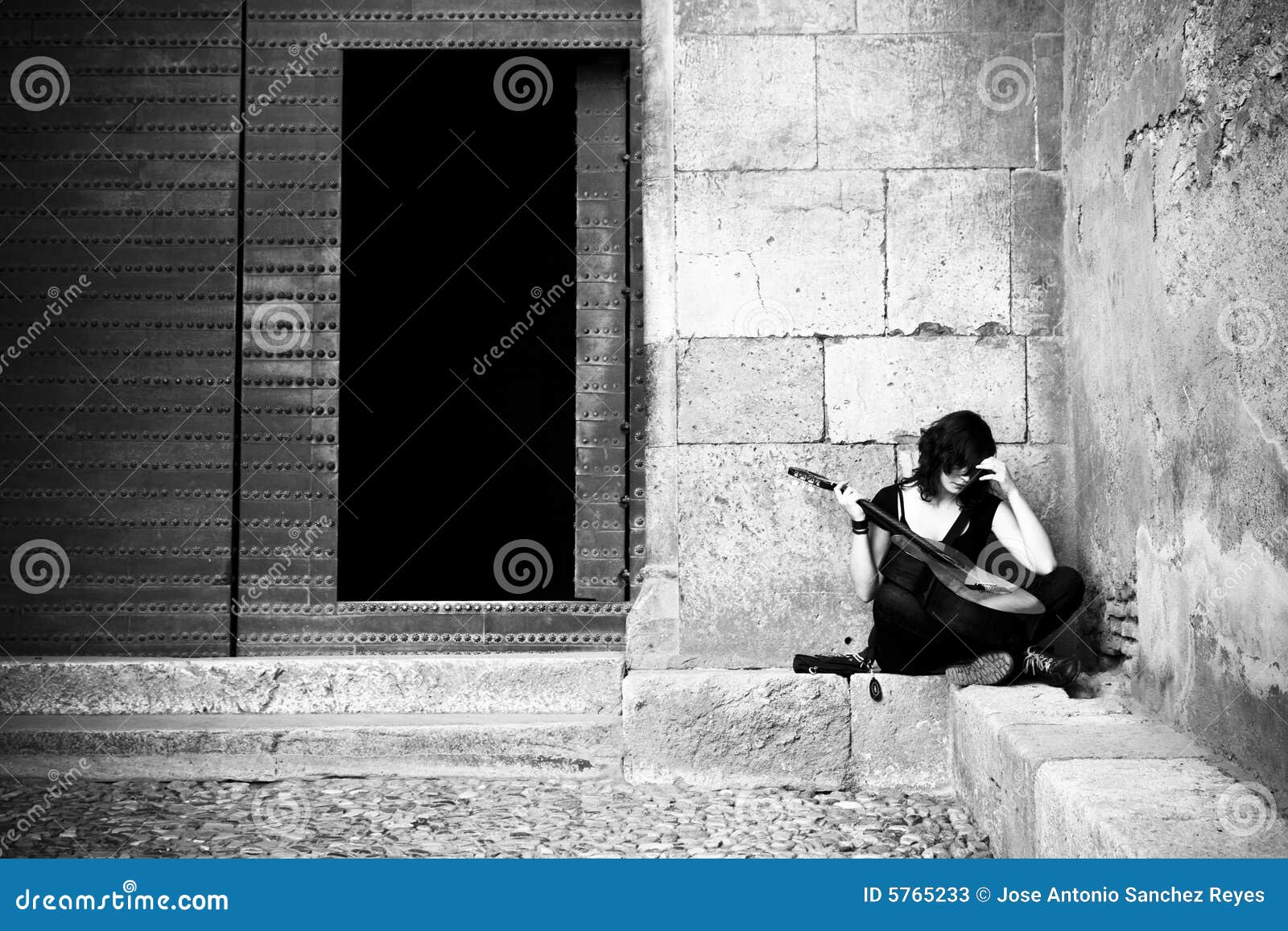 Lone street artist stock image. Image of homeless, music - 5765233