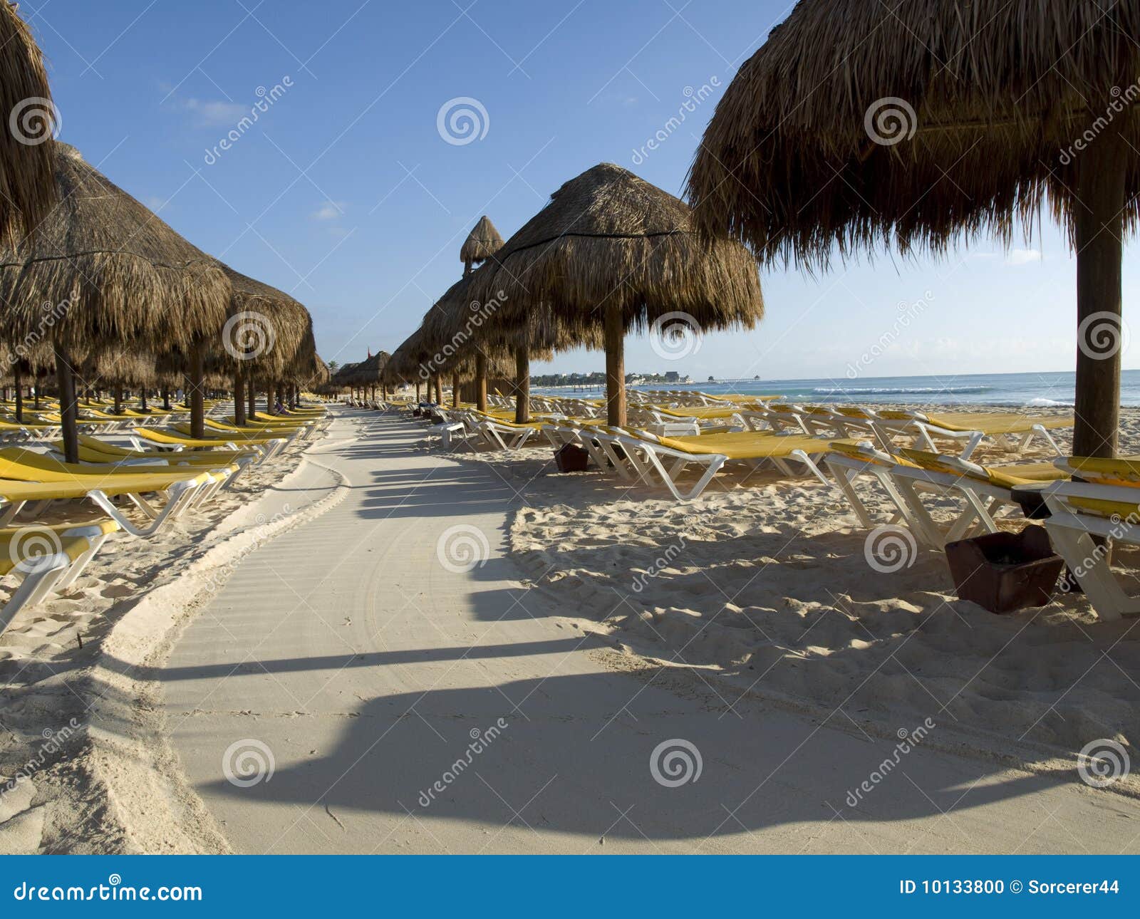 Lonely Beach stock photo. Image of empty, sunshine, abandoned - 10133800