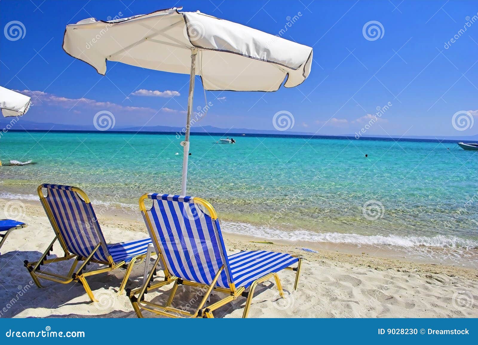 Lonely beach stock photo. Image of aqua, lounge, chalkidiki - 9028230