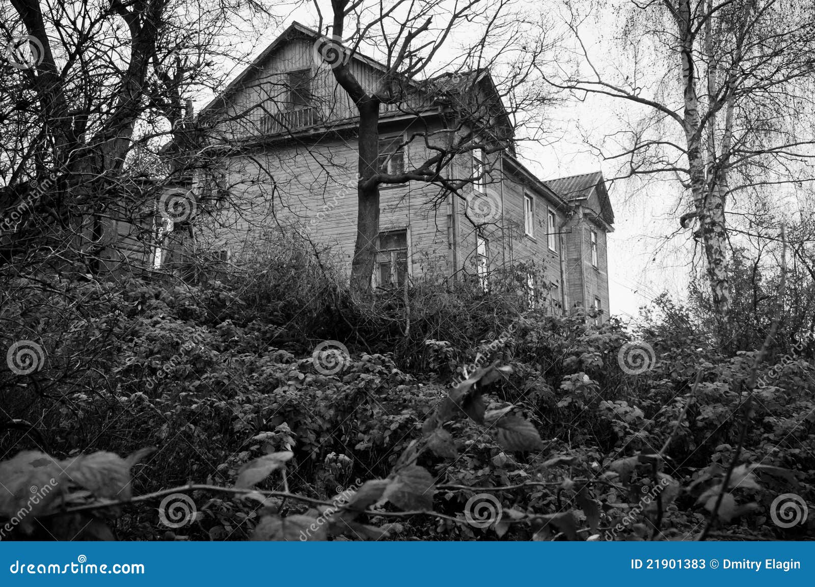 Lonely Dark House on the Hill Stock Image - Image of real, remote: 21901383
