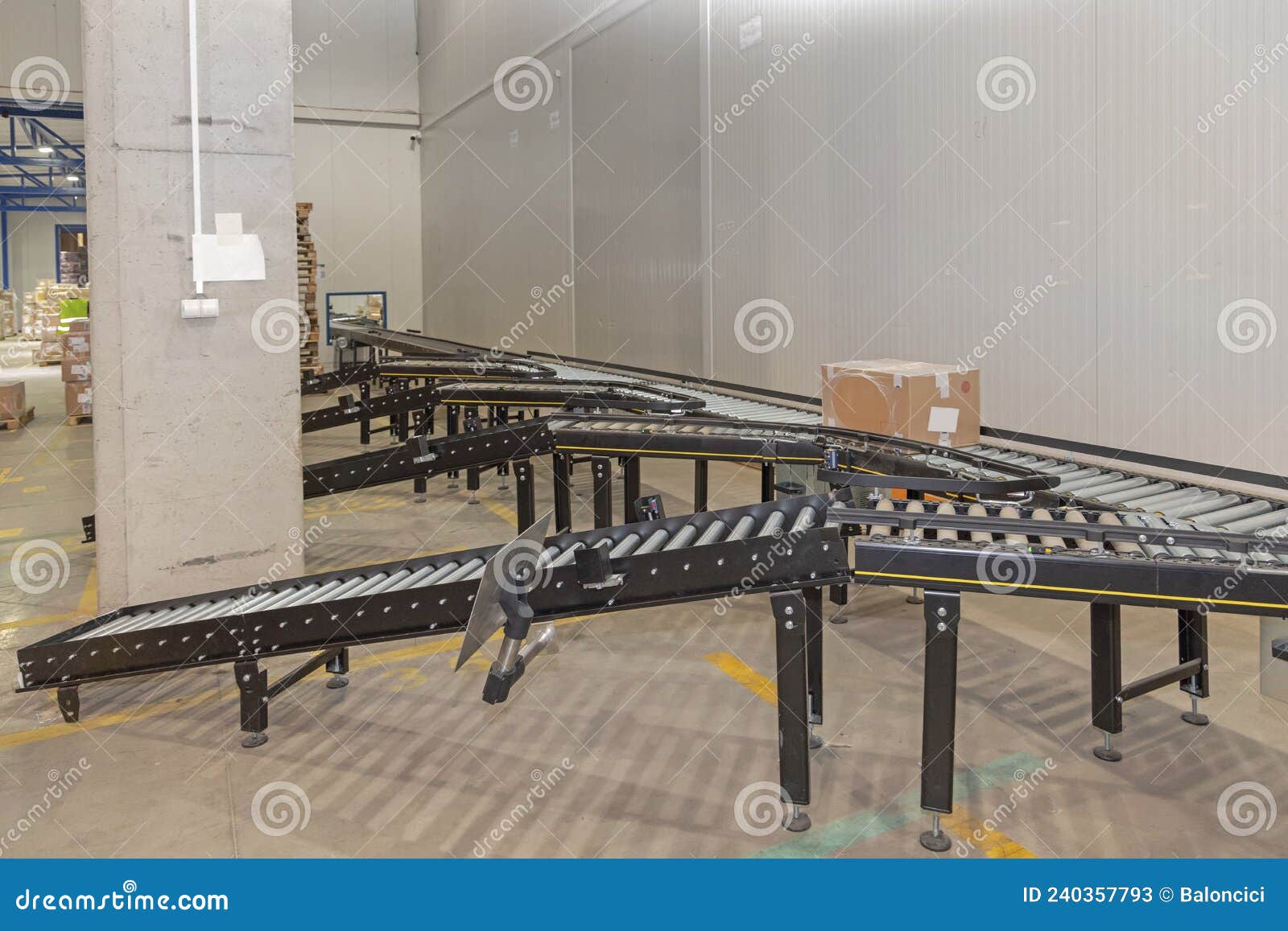Conveyor Distribution Warehouse Stock Image - Image of automatic, fast ...