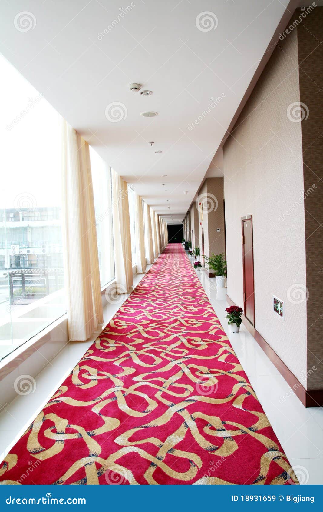 The Long Corridor [1963] - developersinno