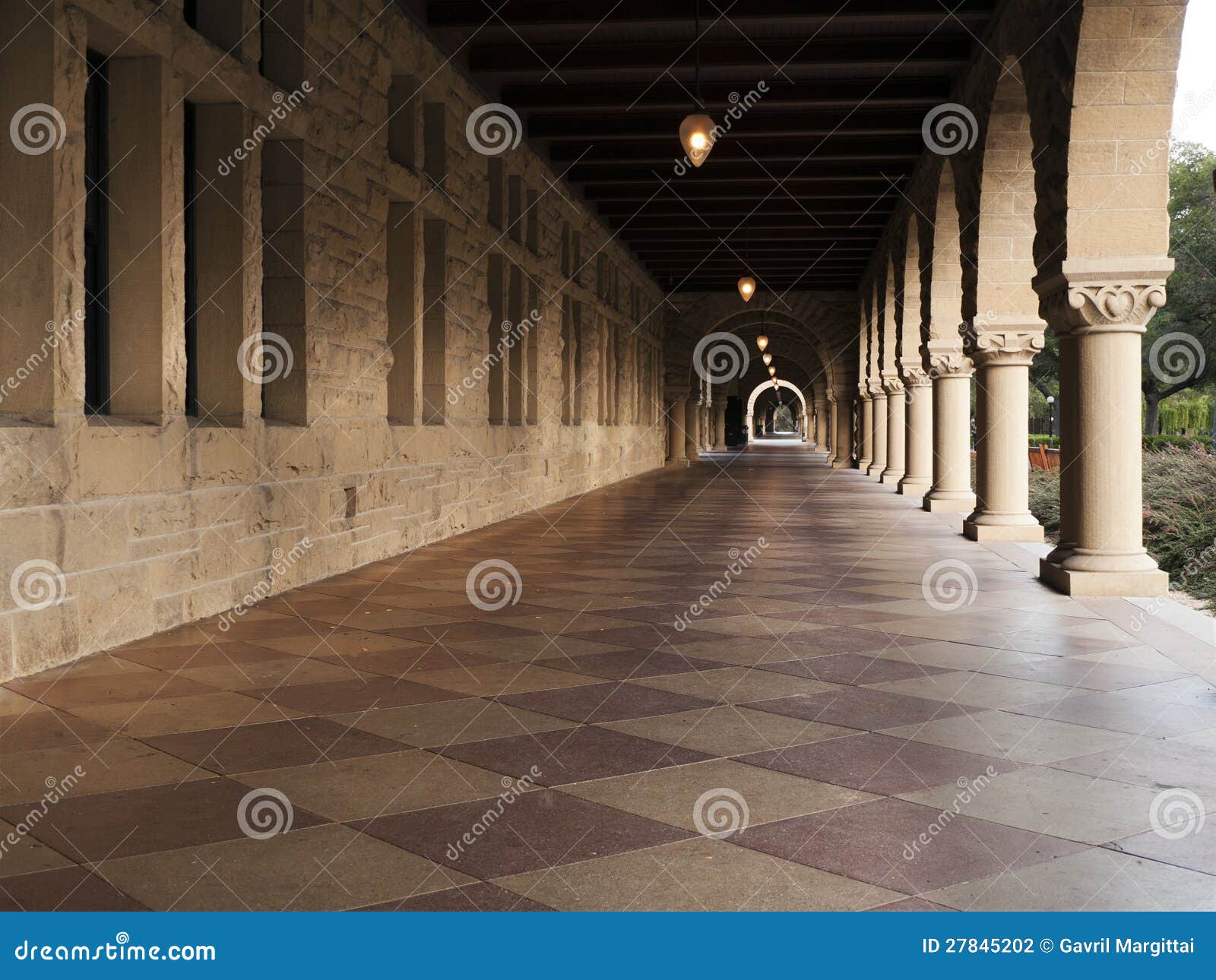 Long corridor at Stanford editorial photography. Image of stone - 27845202