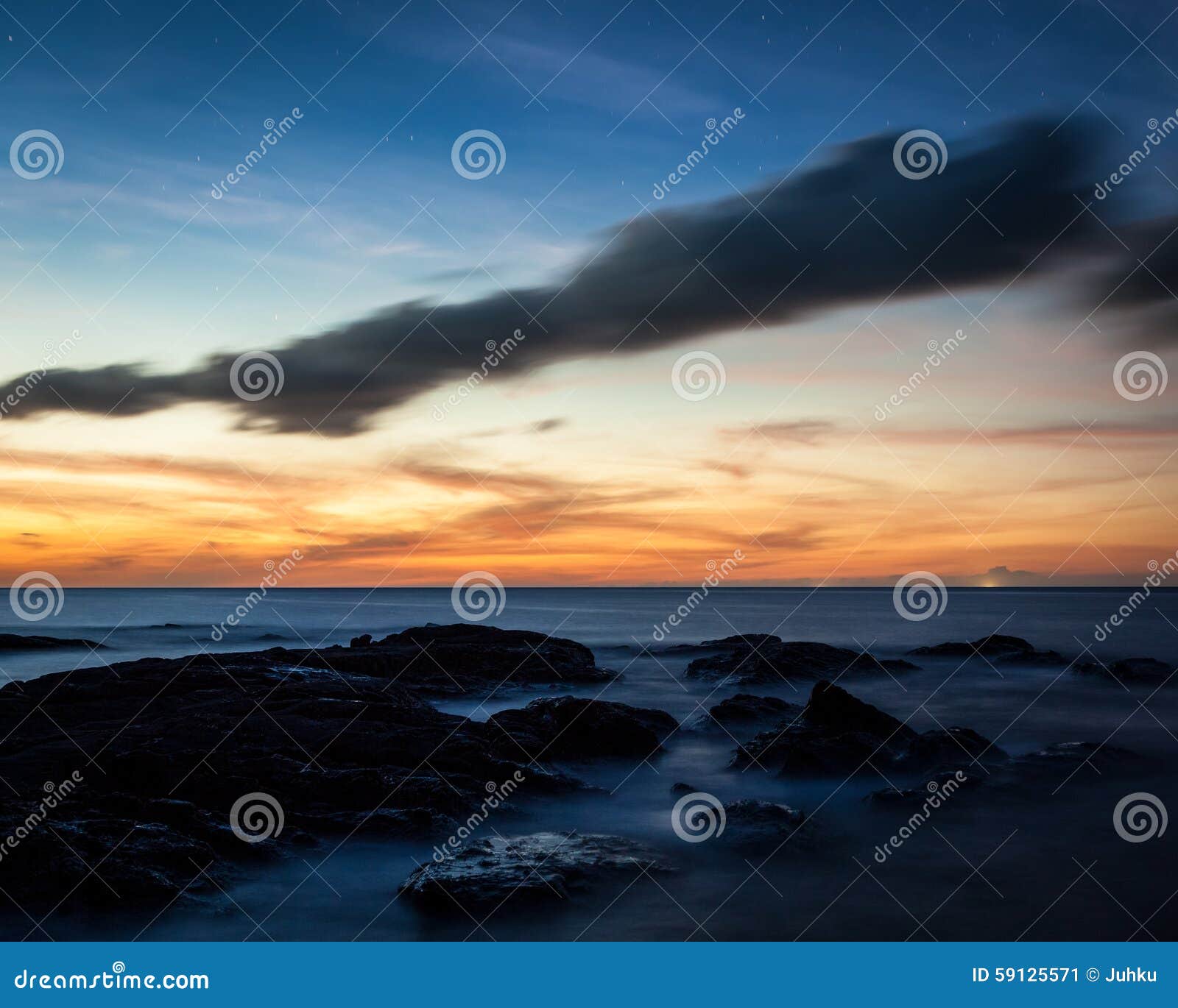 Long Exposure Night Waterscape and Vibrant Sky Stock Image - Image of ...