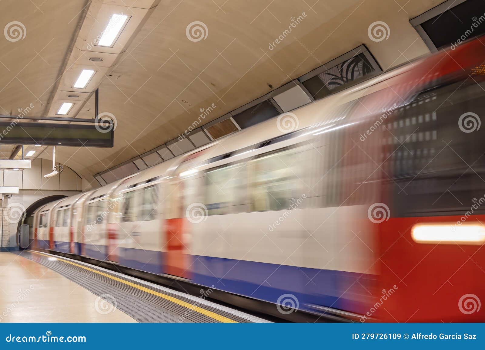 Long Exposure Photography of a Train Arriving To a Underground Platform ...
