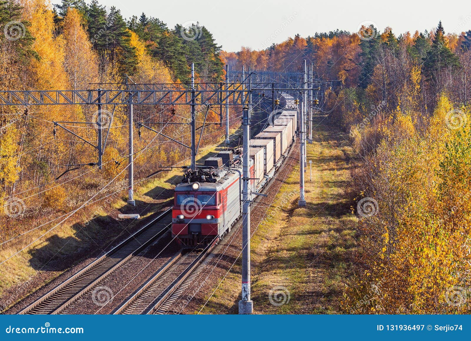 Long Freight Train Approaches To the Station Stock Image - Image of ...