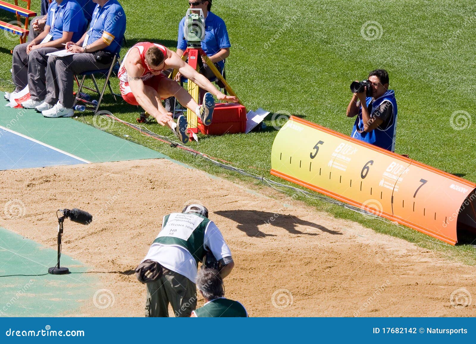 Long Jump editorial photography. Image of european, games - 17682142