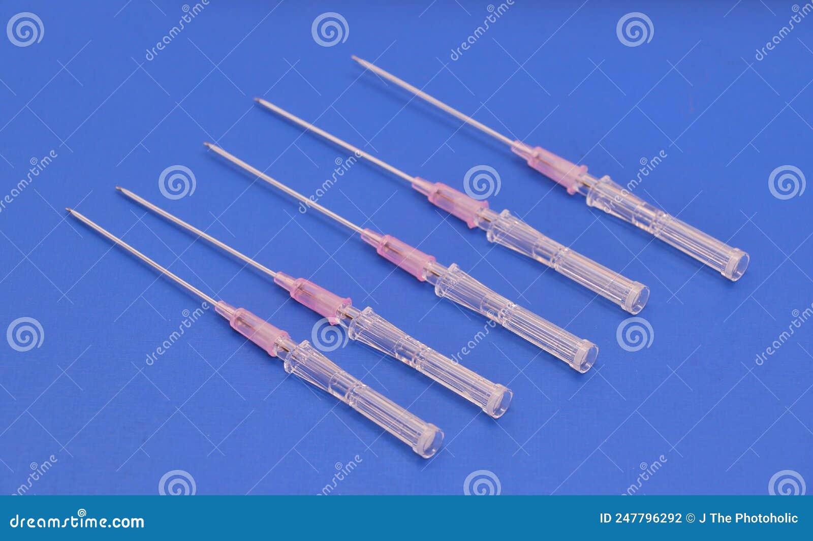 Long Needles Used for Puncturing Artery or Vein . Foto de archivo ...
