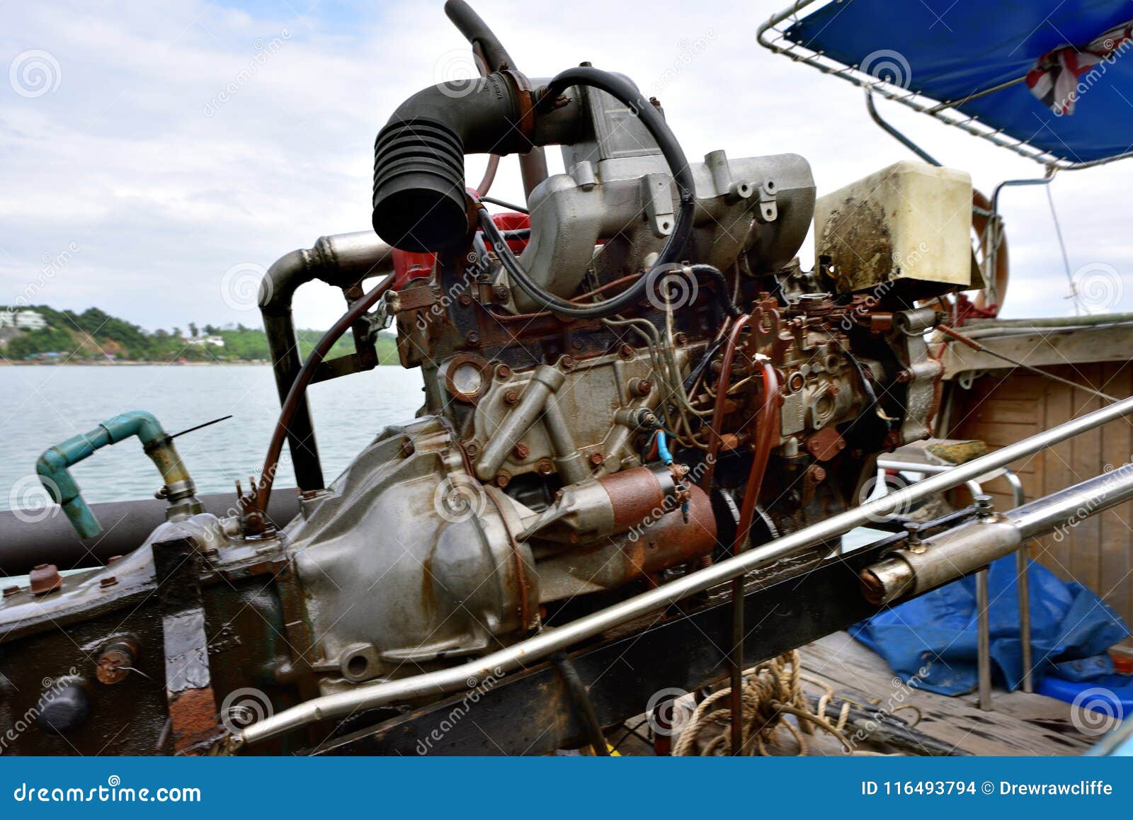 Long tail boat engine editorial stock image. Image of canopy - 116493794