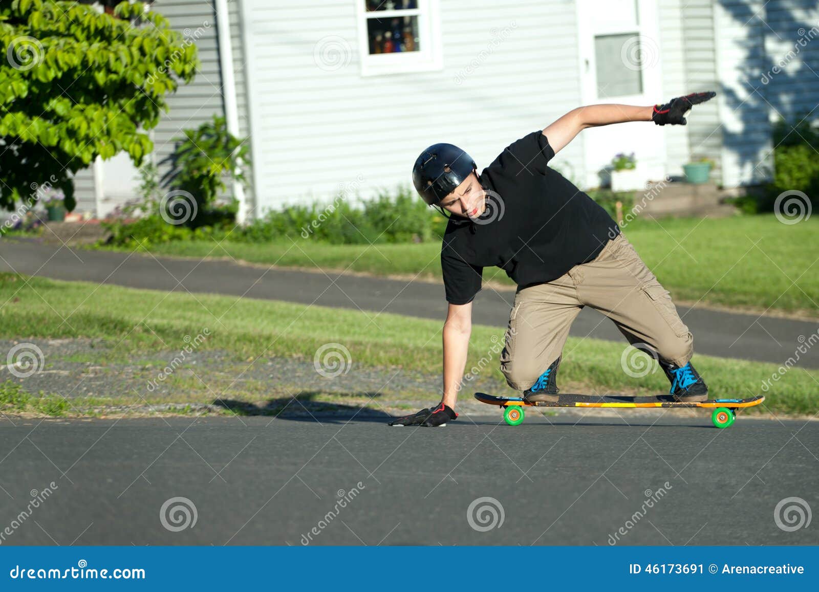 Longboarder-Trick-Dia stockbild. Bild von kaukasisch - 46173691