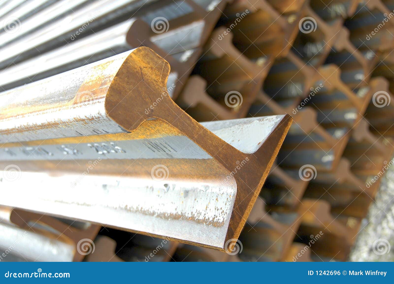 Longeron 5 photo stock. Image du pile, railways, configuration - 1242696