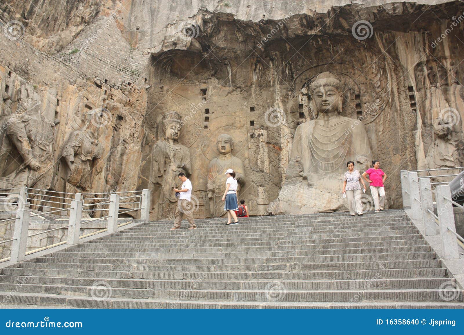 Longmen Caves in Luoyang editorial image. Image of grottoes - 16358640