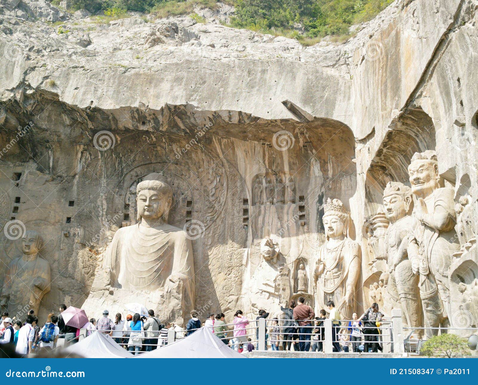 Longmen Grottoes editorial photography. Image of grottoes - 21508347