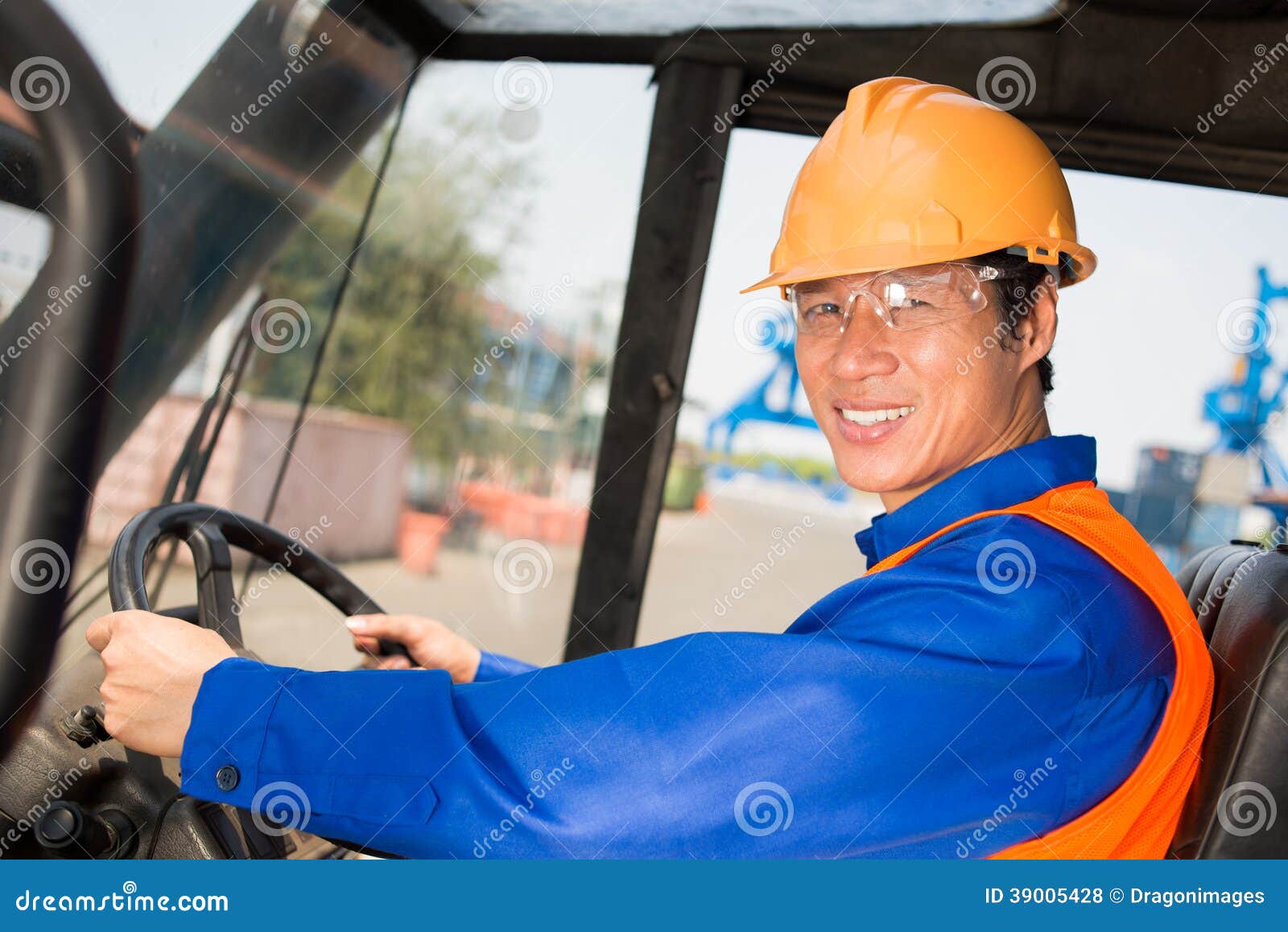 Longshoreman at work stock photo. Image of helmet, port - 39005428