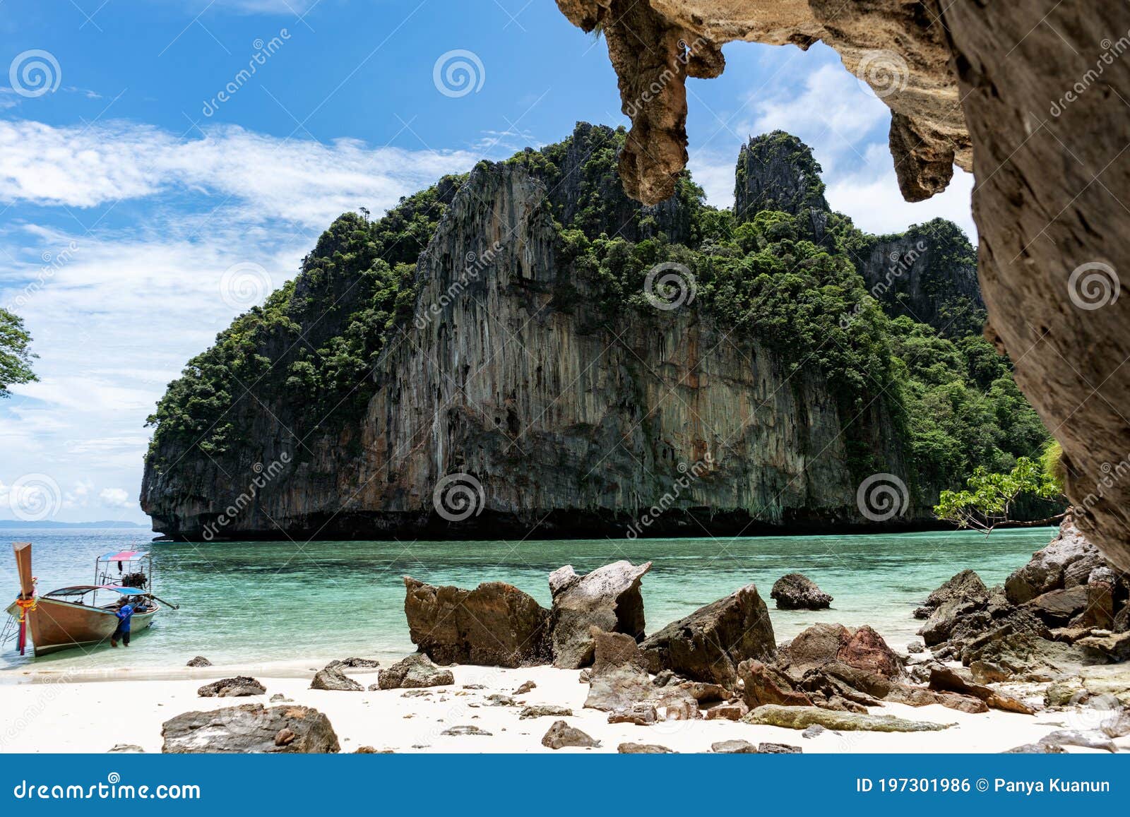 Longtail Boat on Loh Samah Bay Phi Phi Island Thailand Beautiful Island ...