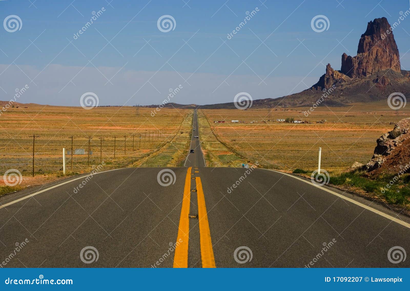 Longue route droite image stock. Image du vide, milles - 17092207