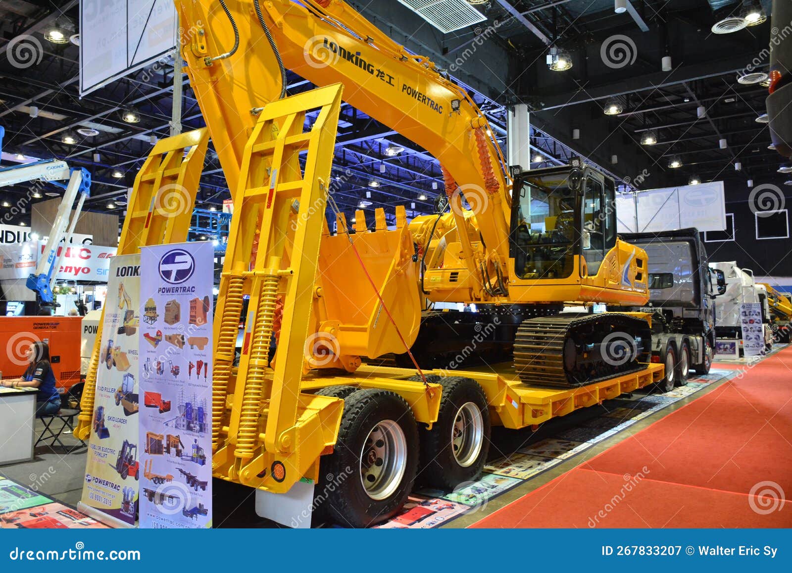 Lonking Excavator at Philconstruct in Pasay, Philippines Editorial ...