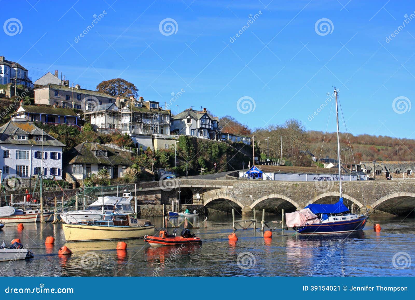 Looe, Cornwall stock image. Image of stone, arch, transport - 39154021