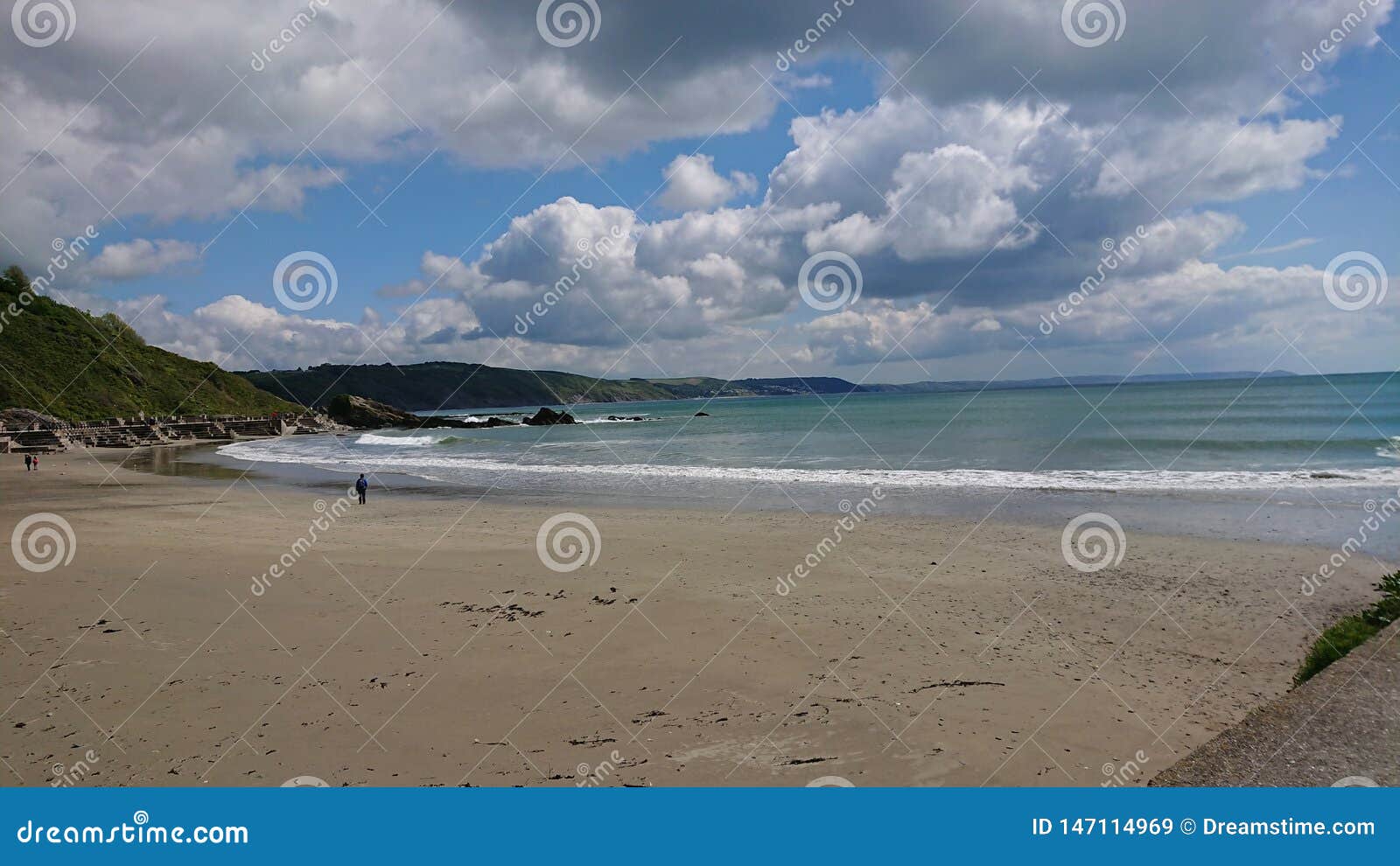 Looe East Beach editorial stock image. Image of looe - 147114969
