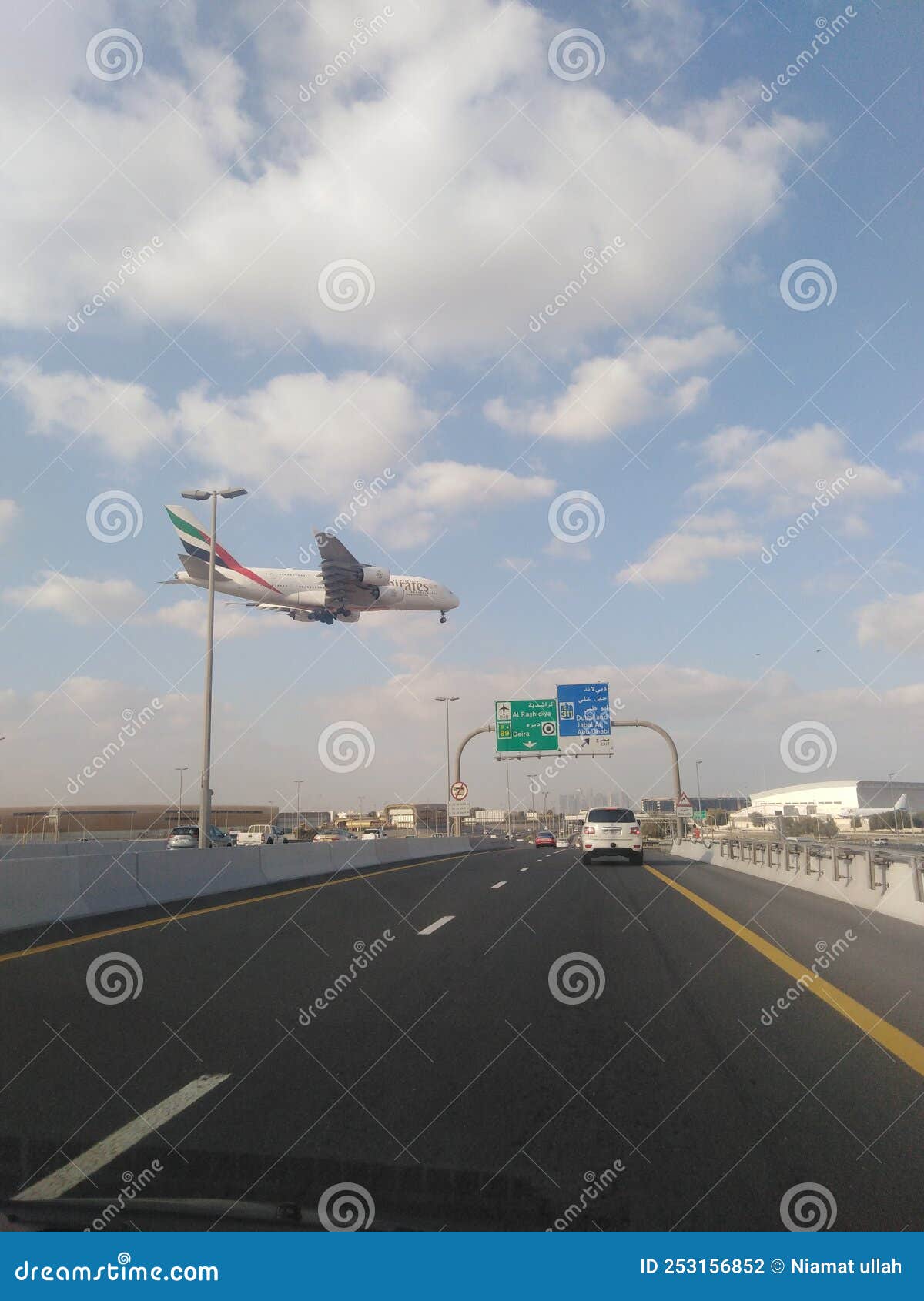 Looking Beautiful Fly Emirates Editorial Photography - Image of ...