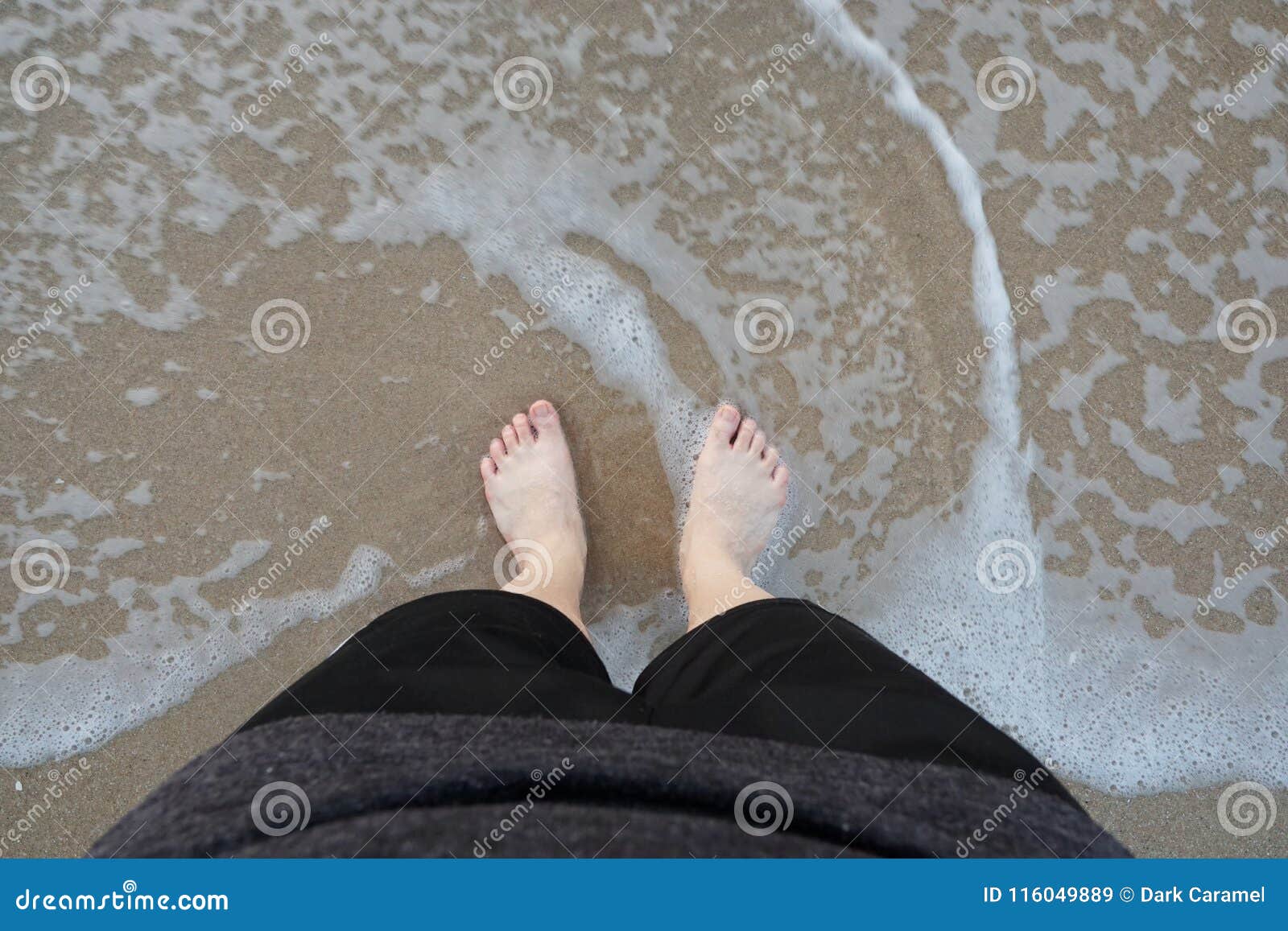 Looking Down at Feet on the Beach, Walking on the Beach with Barefoot ...