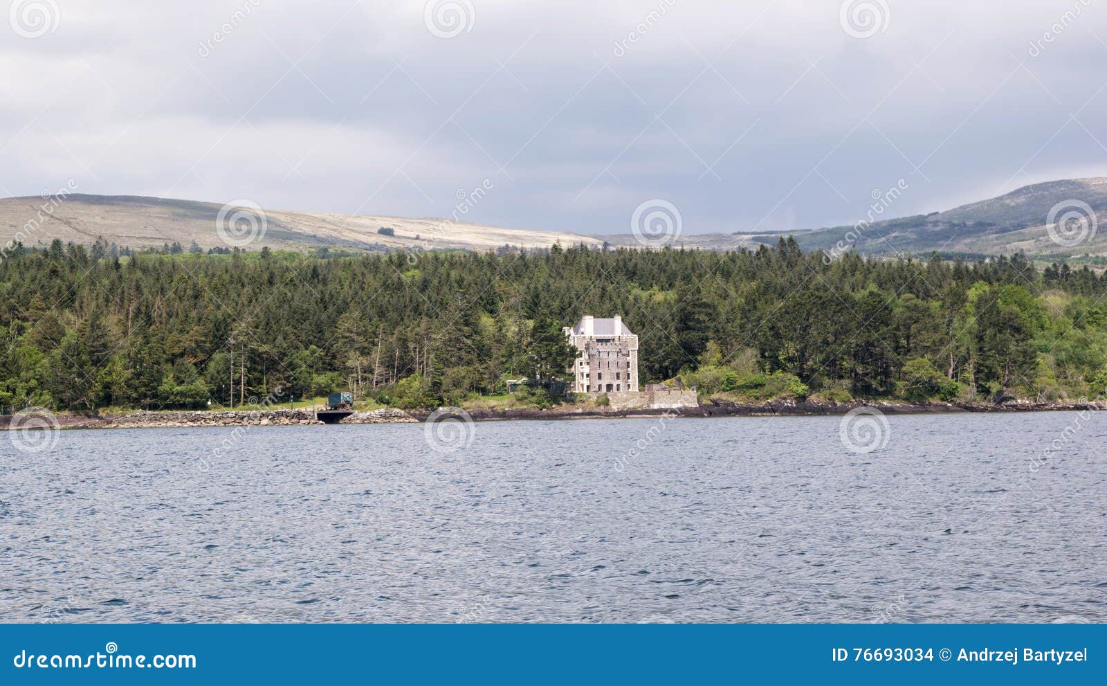Lookout Post on Kenmare Bay Stock Photo - Image of water, tree: 76693034