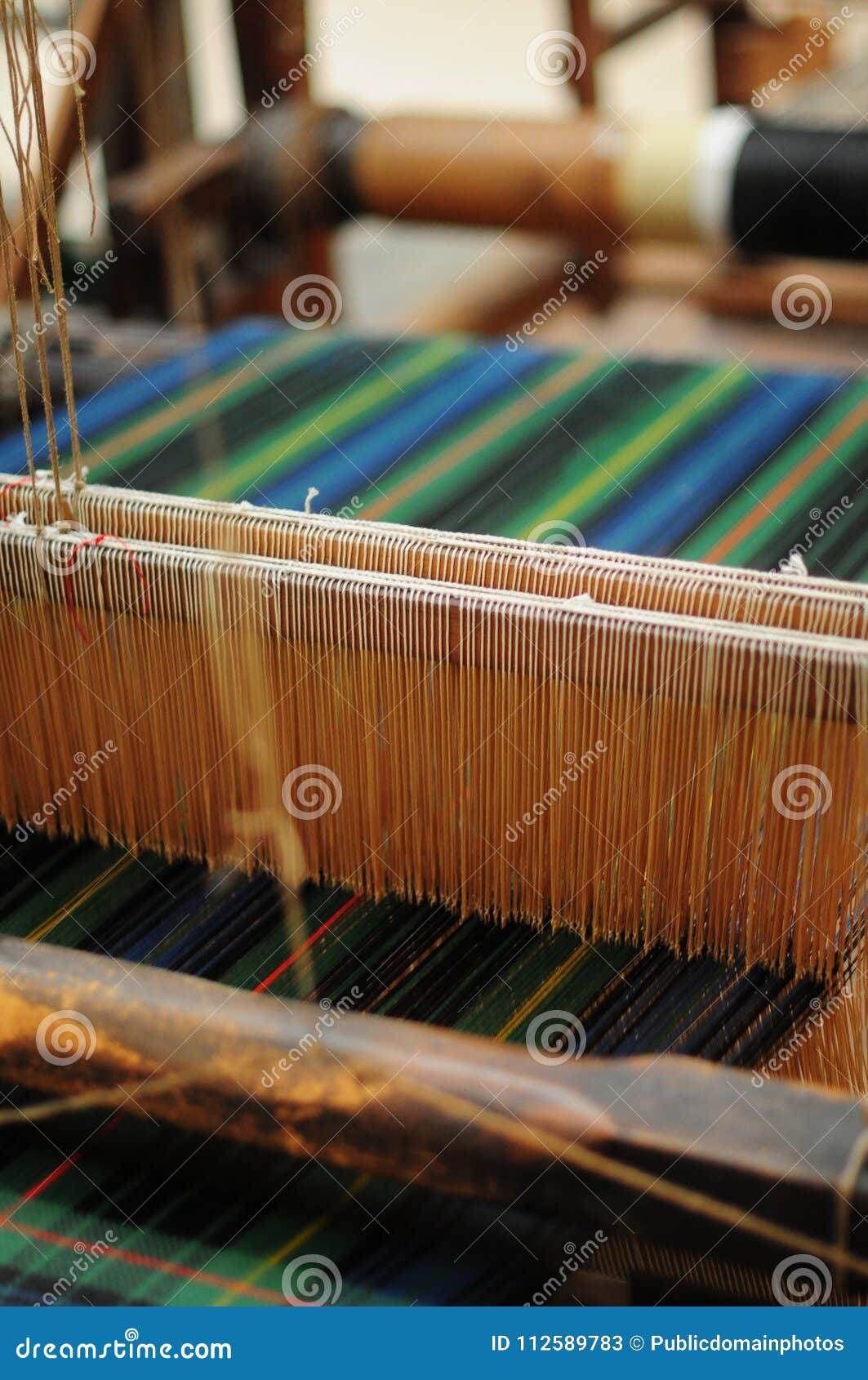 Loom, Weaving Picture. Image: 112589783