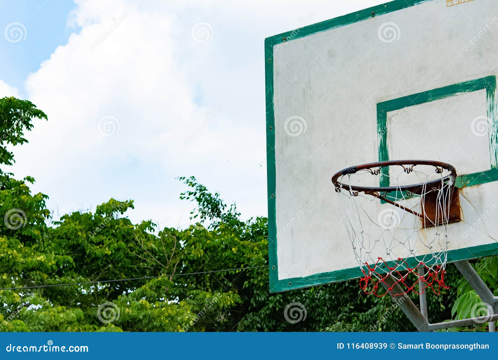 The Loop and the Basketball Hoop Damaged Stock Image - Image of ball ...