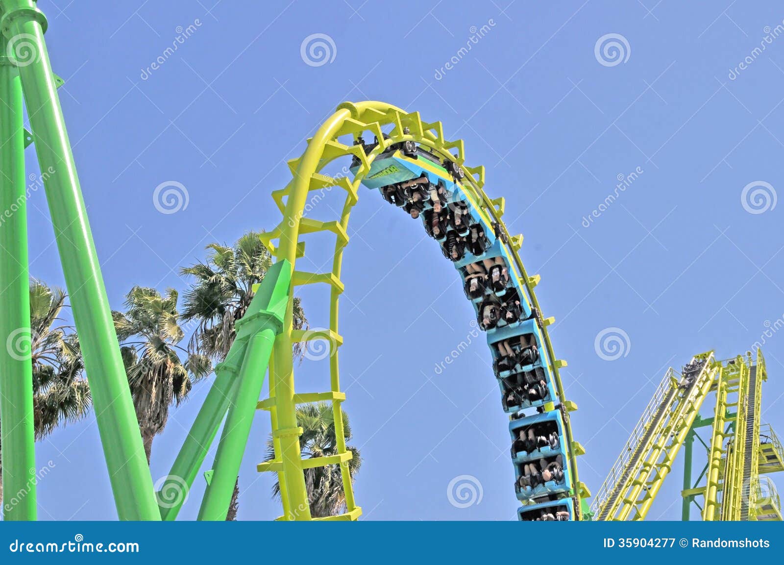 Loop-Da-Loop editorial photography. Image of family, people - 35904277